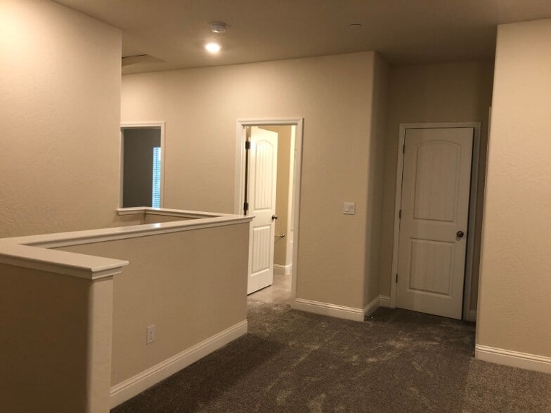 2047 W Sunnyview Ave - 2047 W Sunnyview Ave Visalia CA 93291 ...