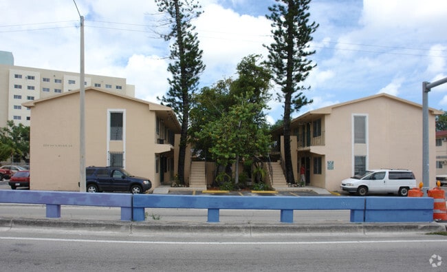 Mayra Court Apartments - 1529-1559 NW North River Dr Miami FL 33125 ...