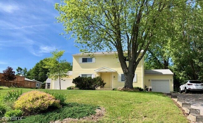 2 br, 1.5 bath Duplex - 6322 Wells Rd - 6322 Wells Rd Jackson MI 49201 ...