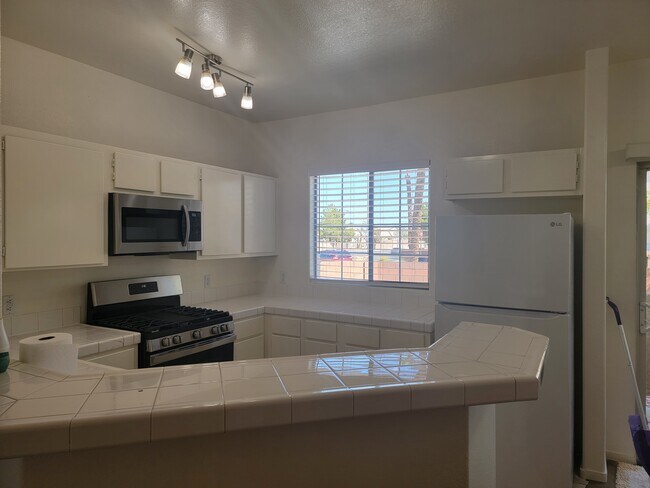 1881 W Alexander Rd - 1881 W Alexander Rd North Las Vegas NV 89032 ...