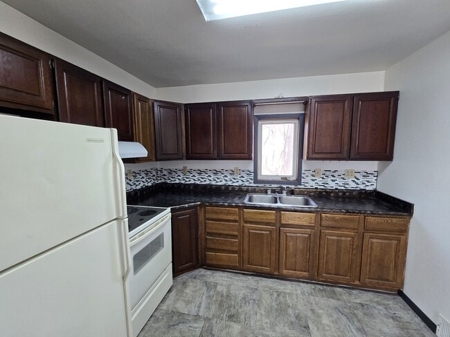 516 Maynard Ave - 516 Maynard Ave Waterloo IA 50701 | Apartment Finder