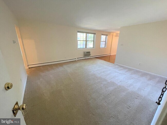 383 Lakeside Rd - 383 Lakeside Rd Ardmore PA 19003 | Apartment Finder