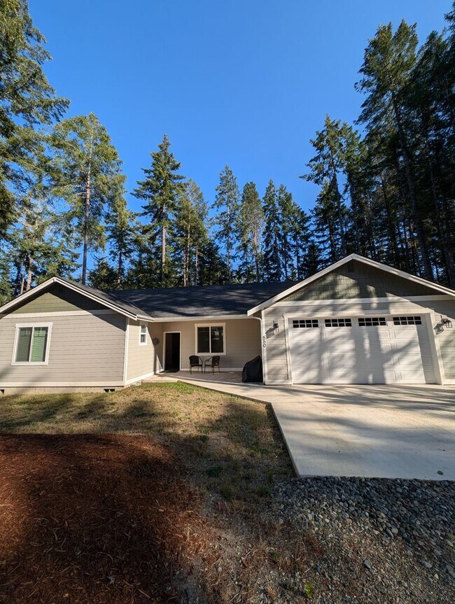 Lake Limerick Beauty for Rent, 2022 Build ... - 550 E Rd of Tralee ...