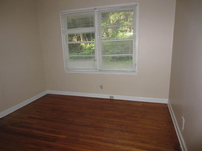 Three Bedroom House Less 2 Blocks from VSU!! - 1612 Boone Dr Valdosta ...