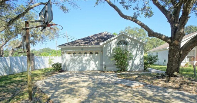 927 Cape Cod Cir - 927 Cape Cod Cir Valrico FL 33594 | Apartment Finder