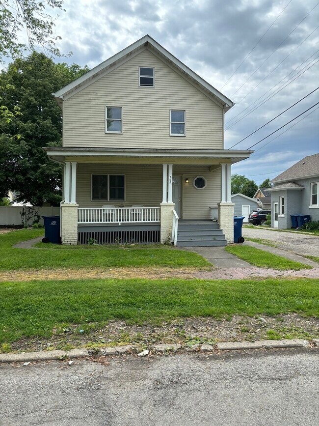 725 1/2 Tonti St - 725 1/2 Tonti St La Salle IL 61301 | Apartment Finder