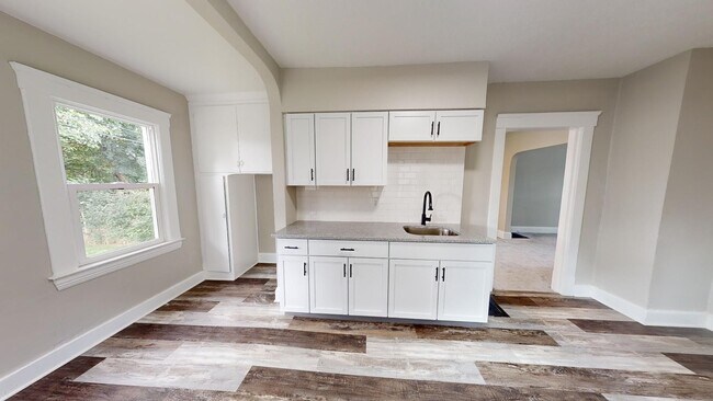 MARCH MADNESS MOVE IN SPECIAL!! Brooklyn... - 1501 Botany Ave Cleveland ...