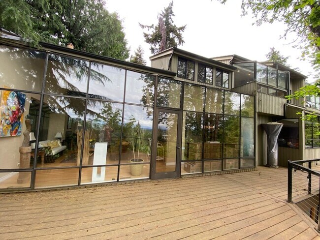 Mercer Island modern house W/a finished MI... - 9252 SE 46th St Mercer ...