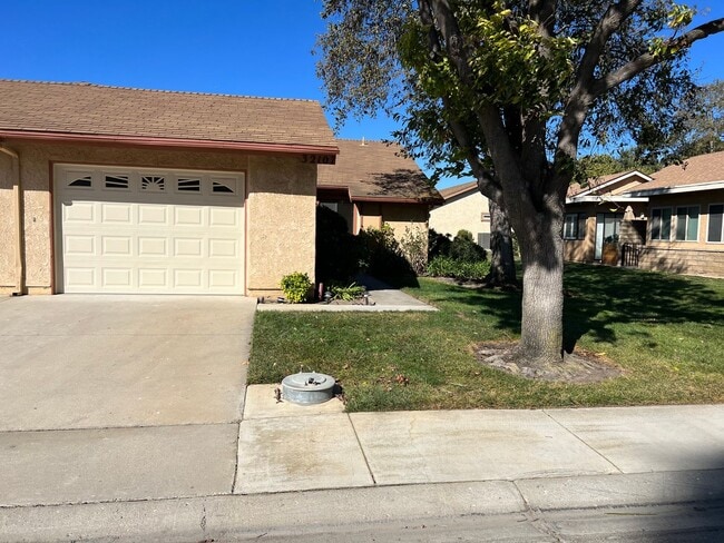The Beautiful Capri Model - Leisure Village - 32107 Village 32 ...