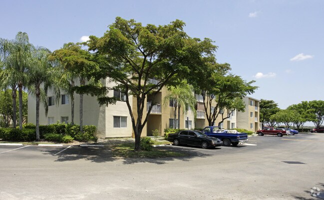 Homestead Colony Apartments - 800 E Mowry Dr Homestead FL 33030 ...