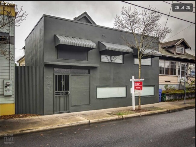 Charming N. Portland Arbor Lodge Apartment... - 6540 N Interstate Ave ...