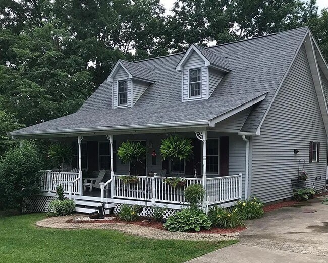 Two Story Cape Cod located in country sett... - 61 Mannon Dr Alum Creek ...