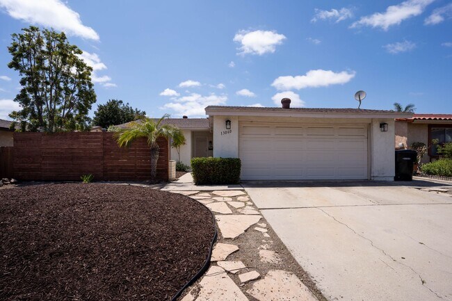 Updated and Remodeled 4 bedroom 2 bath hom... - 13060 Via Caballo Rojo ...
