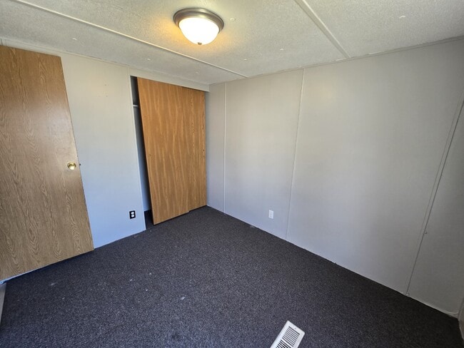 700 W Ridgeway Ave - 700 W Ridgeway Ave Cedar Falls IA 50613 ...