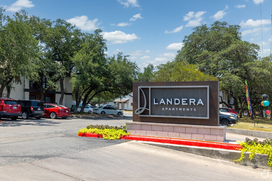 Landera - 13400 Blanco Rd San Antonio TX 78216 | Apartment Finder