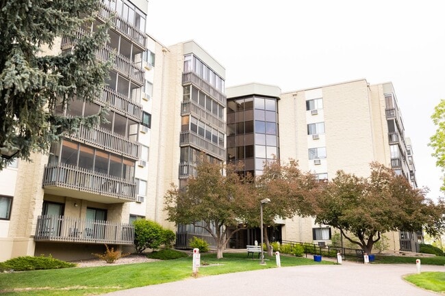 Heather Gardens 55+ Condo - Available Now - 14390 E Marina Dr Aurora CO ...