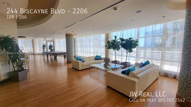 Vizcayne Condo across from Bayside Downt... - 244 Biscayne Blvd Miami ...