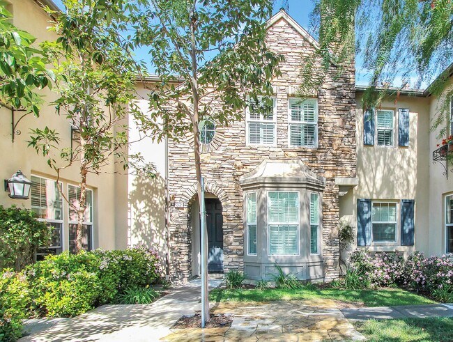 UPDATED Light and Bright Ladera Ranch Town... - 32 Aryshire Ln Mission ...