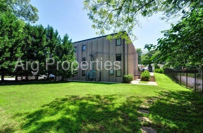 Modern/Industrial style Apartment - 2883 Harris St Atlanta GA 30344 | Apartment Finder