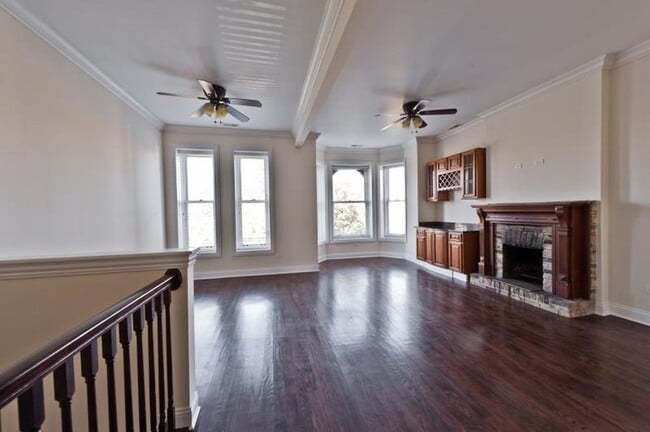 925 W Newport Ave - 925 W Newport Ave Chicago IL 60657 | Apartment Finder
