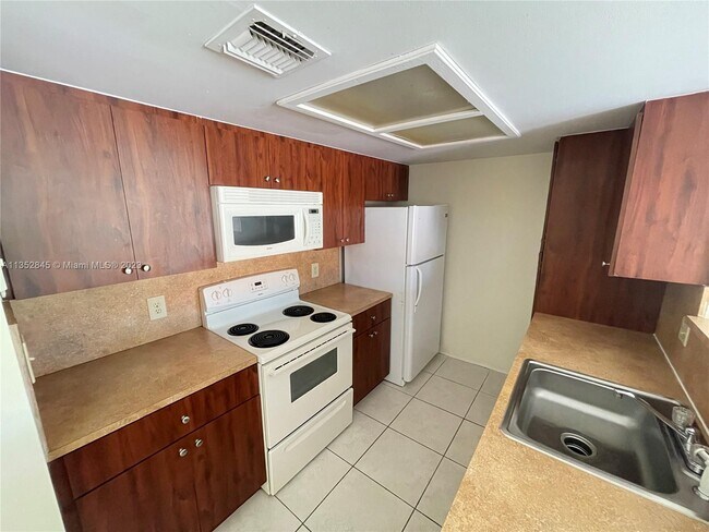 8423 Coral Lake Way - 8423 Coral Lake Way Coral Springs FL 33065 ...
