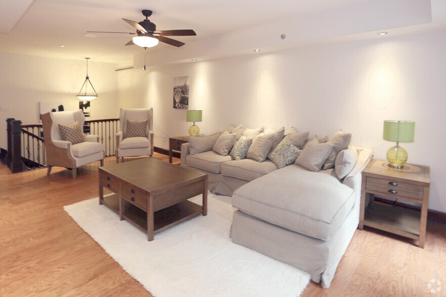 Gallery 1014 Apartment Homes - 1014-1024 Locust St Saint Louis MO 63101 ...