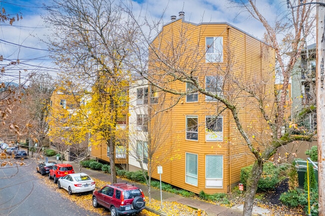 Clay Street Commons - 1535 SW Clay St Portland OR 97201 | Apartment Finder