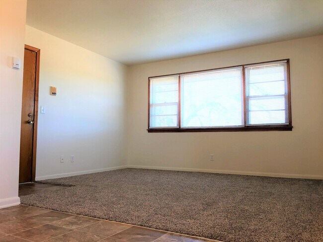 4715 University Ave NE - 4715 University Ave NE Minneapolis MN 55421 ...