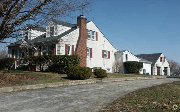 3323 Ridge Pike - 3323 Ridge Pike Norristown PA 19403 | Apartment Finder