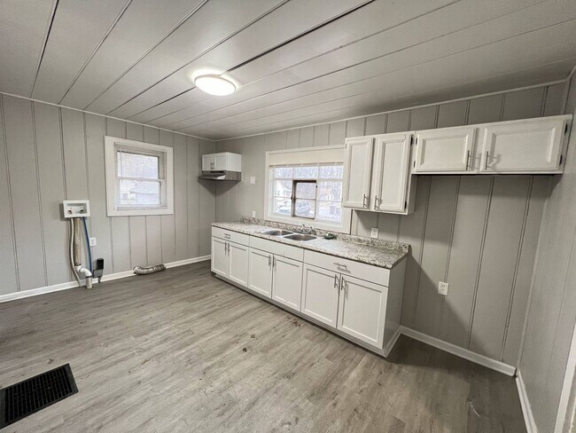 Xenia Estate: 3 Bedroom Move in Ready - 294 Cincinnati Ave Xenia OH ...