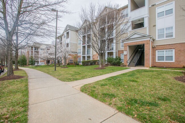 Charming 1 BR/1 BA Condo in Germantown! - 13500 Derry Glen Ct ...