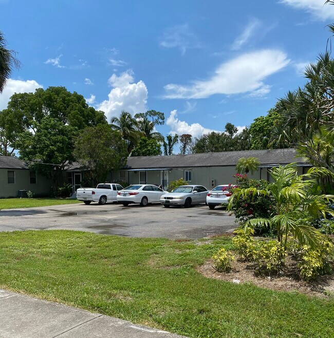 303 South Rd - 303 South Rd Fort Myers FL 33907 | Apartment Finder