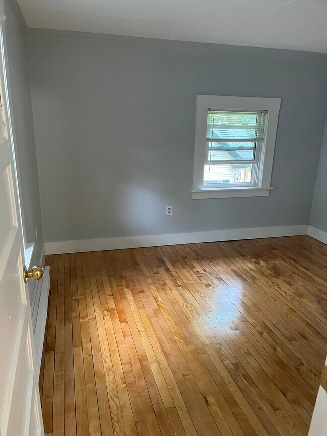 53 Gilford Ave - 53 Gilford Ave Laconia NH 03246 | Apartment Finder