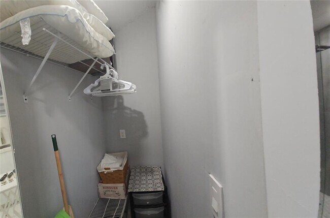 6841 SW 11th St - 6841 SW 11th St Pembroke Pines FL 33023 | Apartment ...