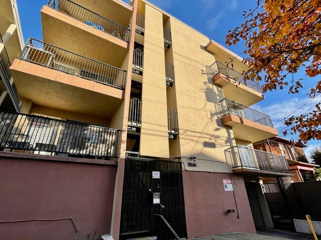 2541 Regent Street Berkeley CA 94704 - 2541 Regent St Berkeley CA 94704 ...