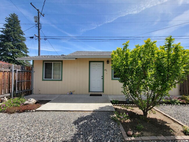 Cute Tiny Home for Rent - 111.5 W 2nd Ave Kennewick WA 99336 ...