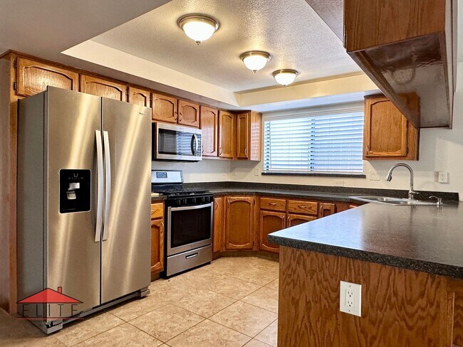 BEAUTIFUL HERITAGE HOME AVAILABLE NOW! - 228 W Yellowstone Pl ...