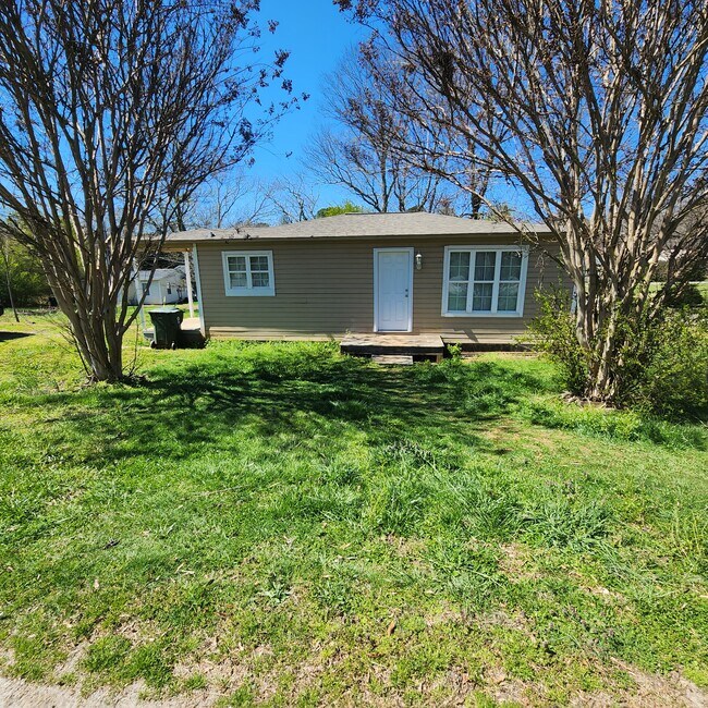 124 Mathewson St - 124 Mathewson St Hudson NC 28638 | Apartment Finder