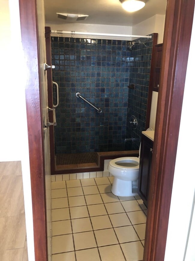 Cozy 1 bedroom Apartment in Liliha $1550 monthly with 1 assigned ...