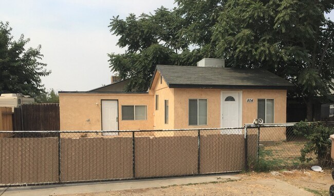 804 Belle - Cute 2 Bedroom House in Oildal... - 804 Belle Ave ...