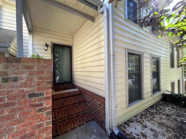 Fantastic 2BD, 2BA Raleigh Condo in a Wond... - 106 Oak Hollow Ct ...