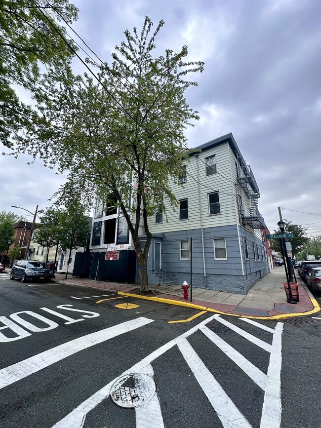 200 Bergenline Ave - 200 Bergenline Ave Union City NJ 07087 | Apartment ...