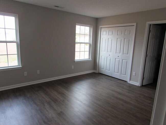 Duplex Across from Shaw AFB! - 1000 Mayfield Dr Sumter SC 29154 ...