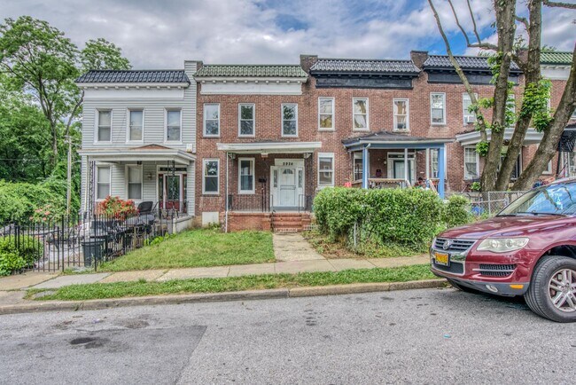 HUGE 7 Bedroom Plus Den RENTAL in Baltimor... - 2924 Rockrose Ave ...