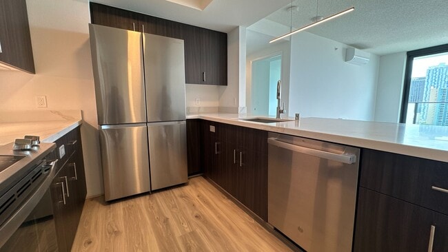 Epitome of modern urban living in the vibrant heart of Kaka'ako 2 Bed 2 ...