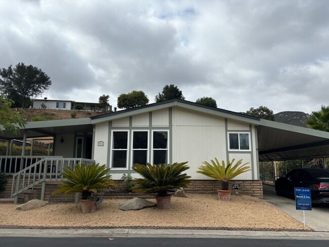 Manufactured home in 55+ community in Cham... - 8975 Lawrence Welk Dr ...