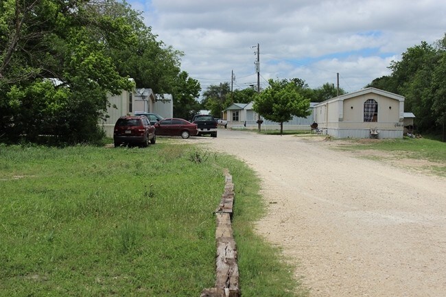 405 Meeker Rd - 405 Meeker Rd Kerrville TX 78028 | Apartment Finder