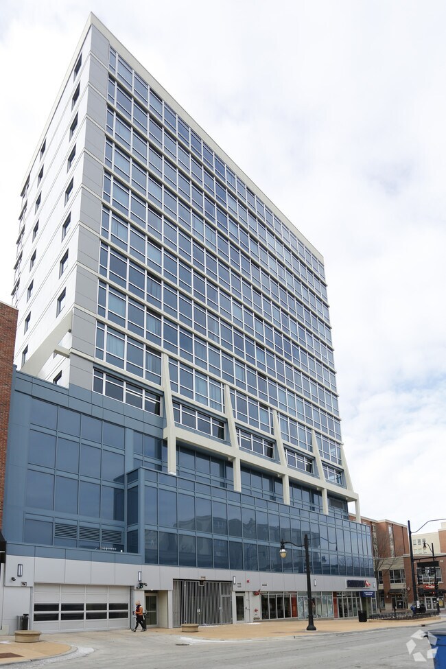 Skyline Tower - Champaign, IL | Apartment Finder