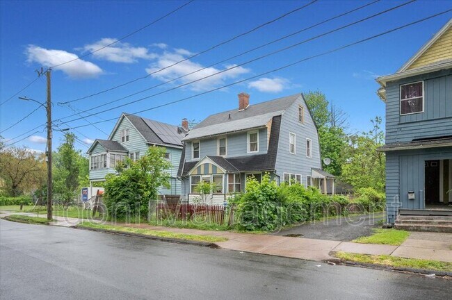 166 Middlefield St - 166 Middlefield St Hartford CT 06112 | Apartment ...