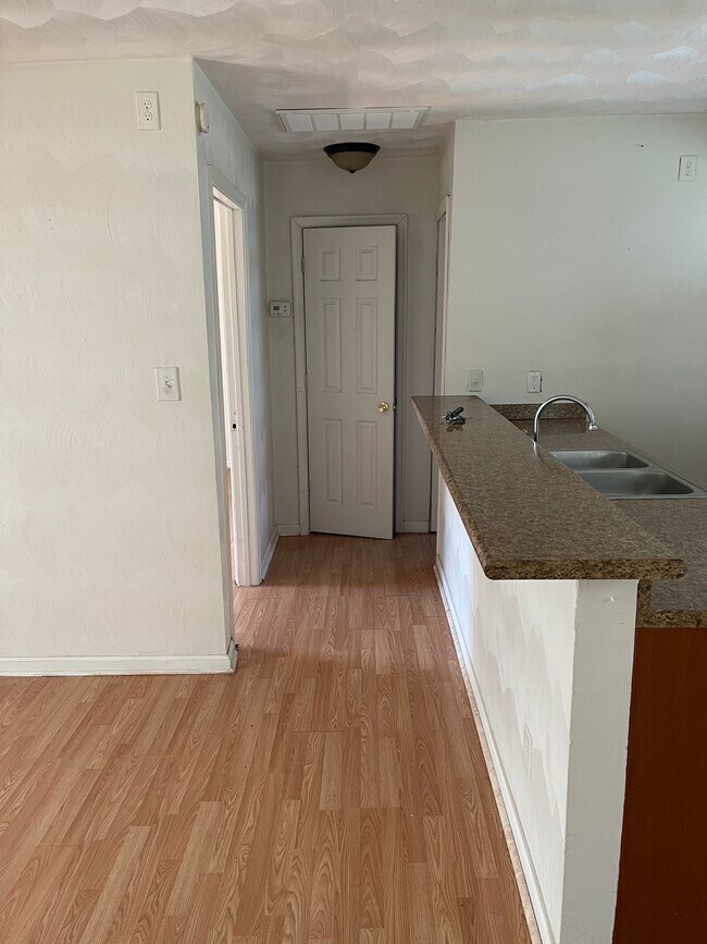 3800 Kecoughtan Rd - 3800 Kecoughtan Rd Hampton VA 23669 | Apartment Finder